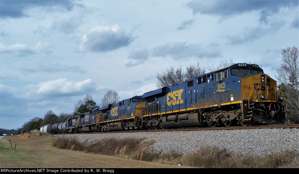 CSX 943 (ES44AC-H)
